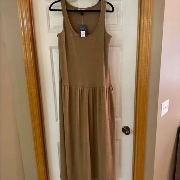 Universal Thread | Dresses | Universal Thread Brown Sleeveless Scoop ...